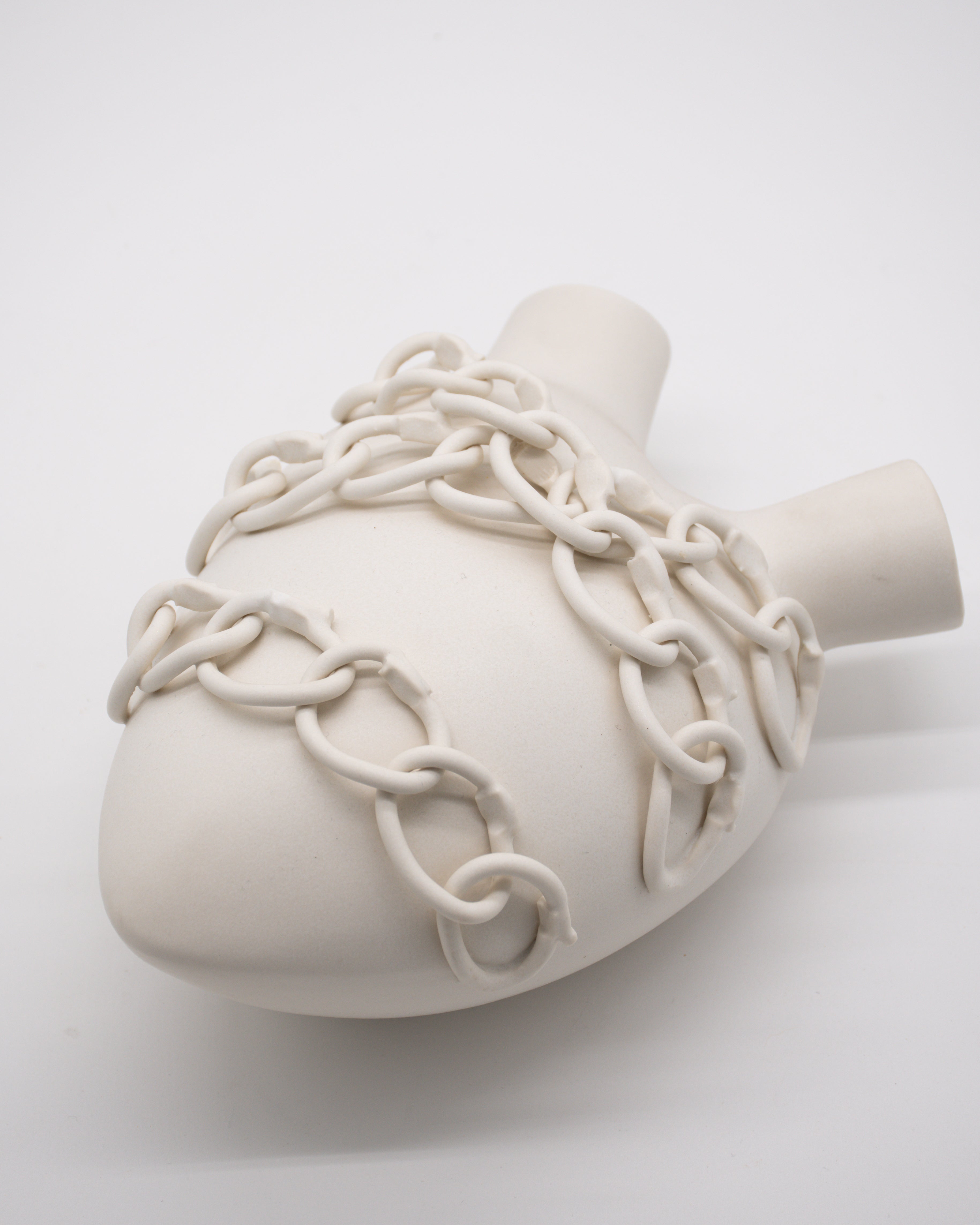 Ceramic Heart Wall Mounted Vase - Chains – HUNTER & HUNTRESS